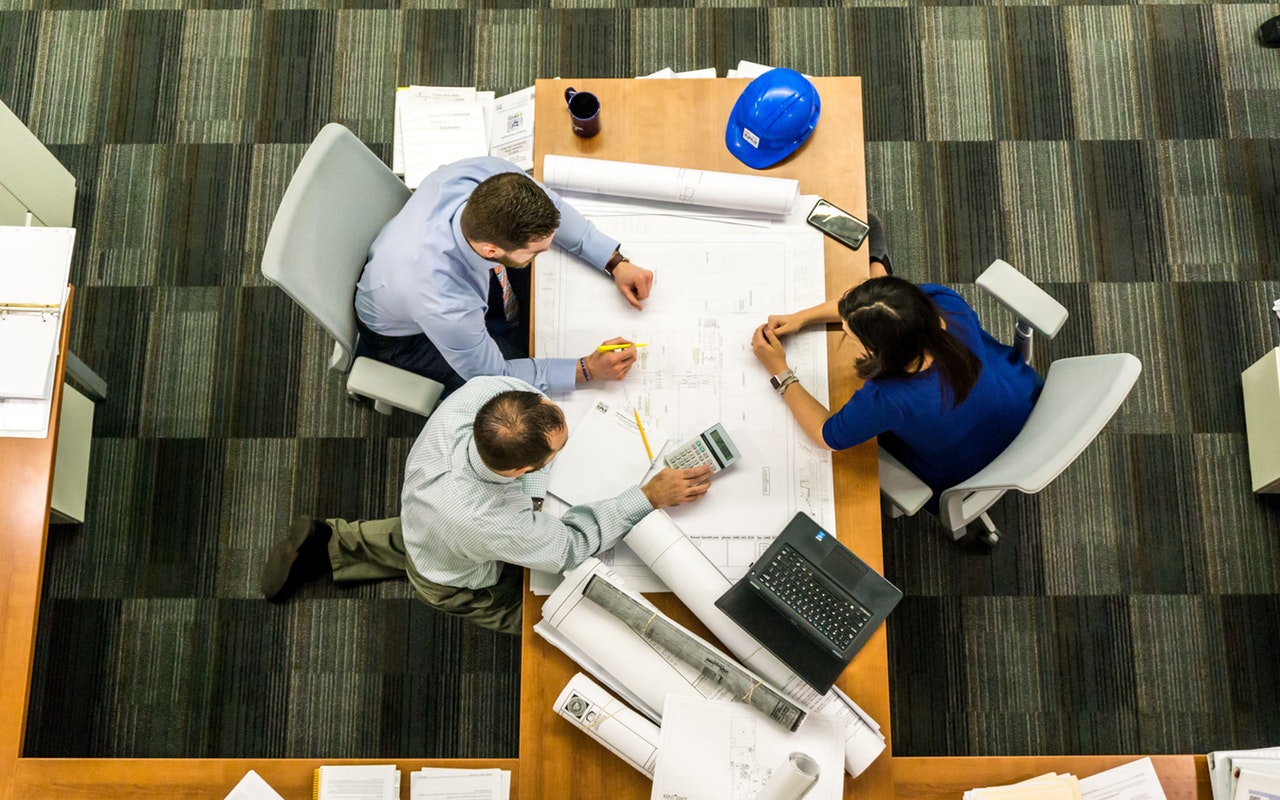 six-ways-to-stand-out-in-a-group-assessment-centre-inspiring-interns-blog